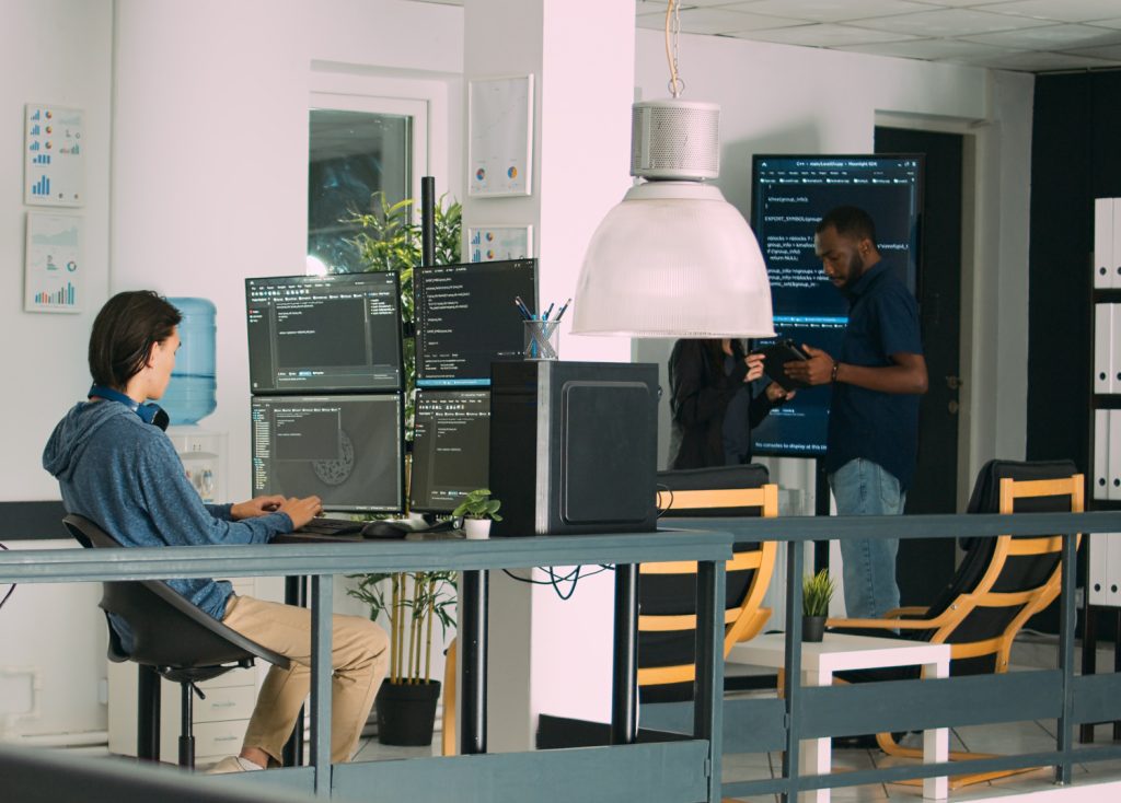 Advantages and Disadvantages of Bespoke Software - BSPOKE Software ...